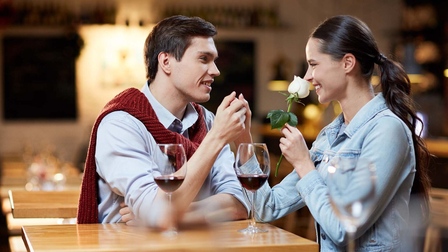 Datezone - Zalety, wady i opinie użytkowników